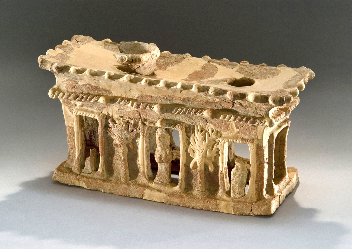 7,000 cult items found in tiny excavation pit – History Bytez